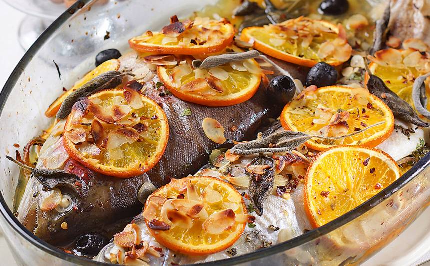 Krāsnī ceptas foreles apelsīnos — Santa