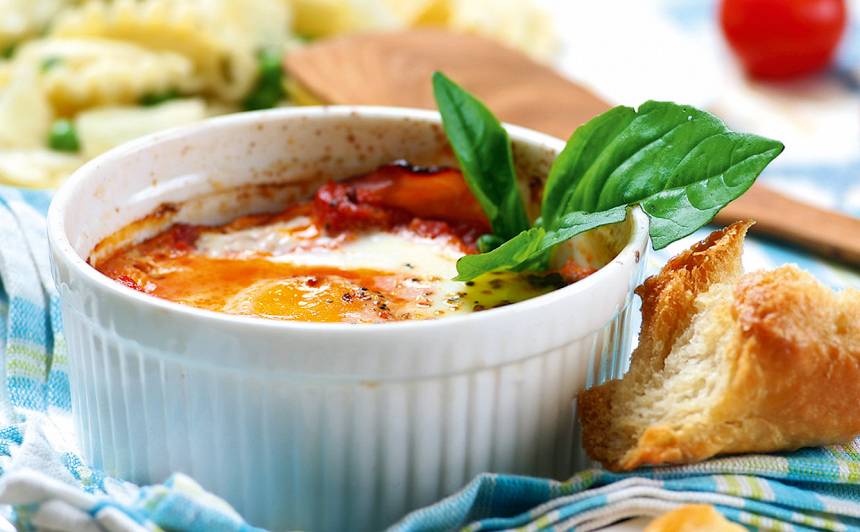 Krāsnī cepta ola tomātos — Santa