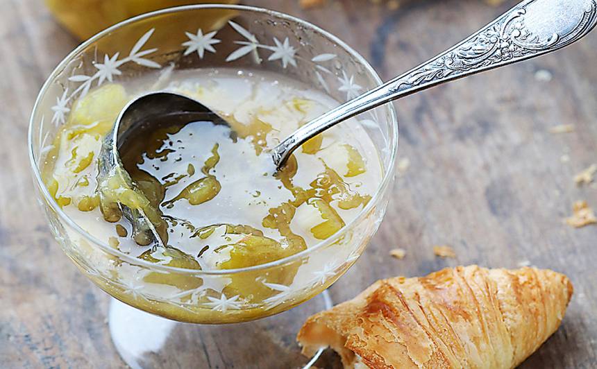 Rabarbera un ingvera love story ievārījums — Santa