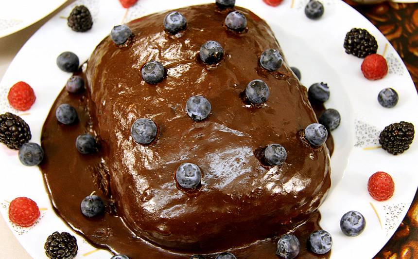 Šokolādes kūka ar brīnumgardo glazūru. Aktrises Zanes Daudziņas recepte ...