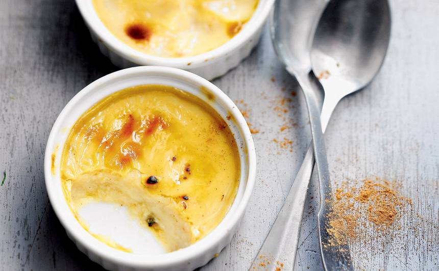 Klasiskais creme brulee — Santa