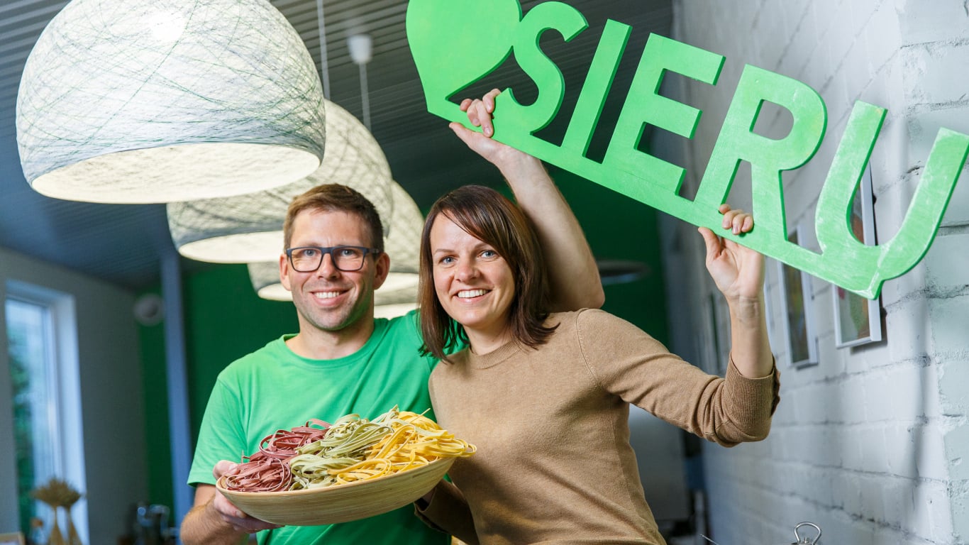 Zaļā siera ražotnes saimnieku Ceriņu moto – rukā un tev būs! — Santa