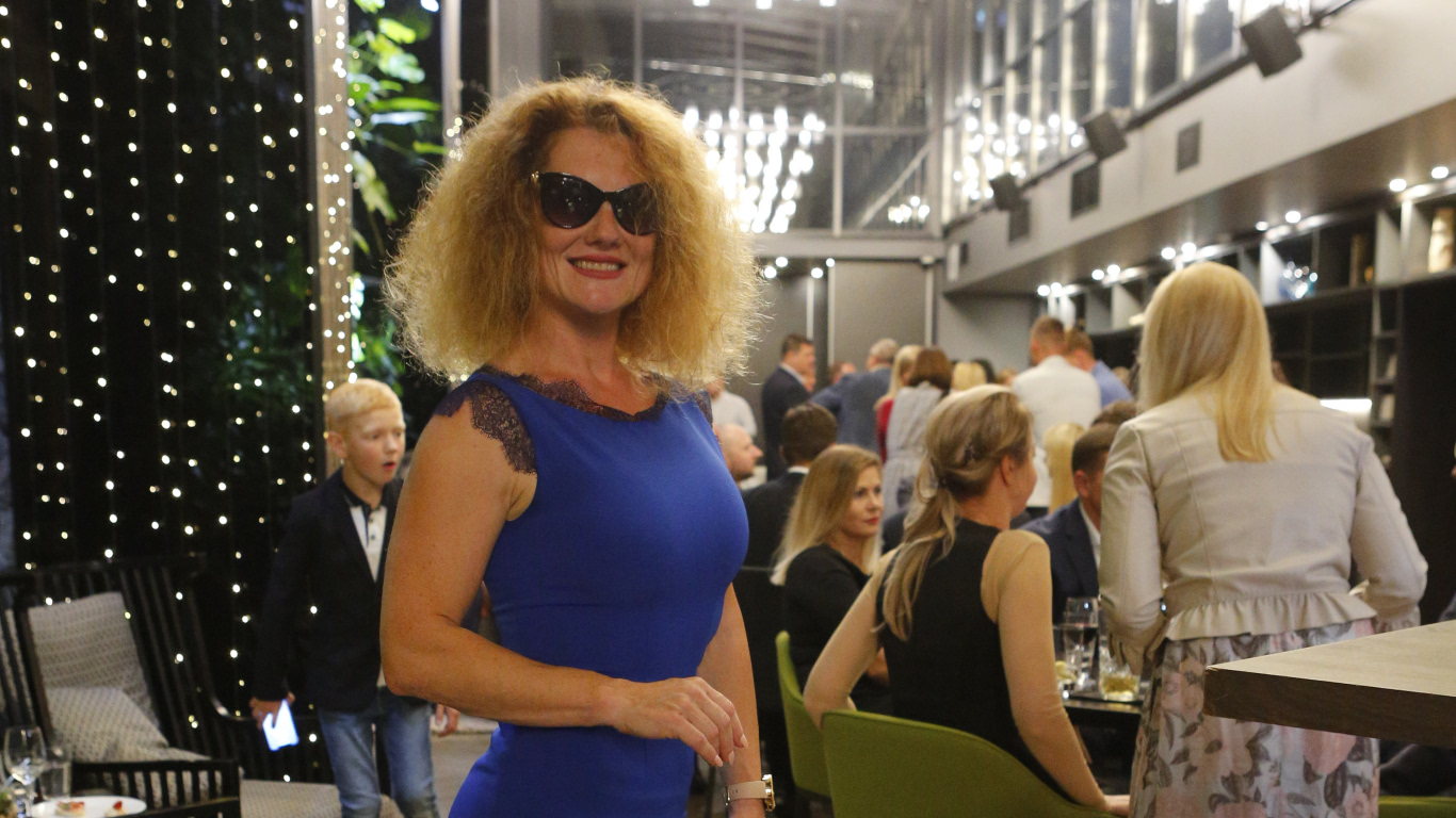 Ko vēlēšanu naktī aiz saulesbrillēm slēpa juriste Ieva Brante? — Santa