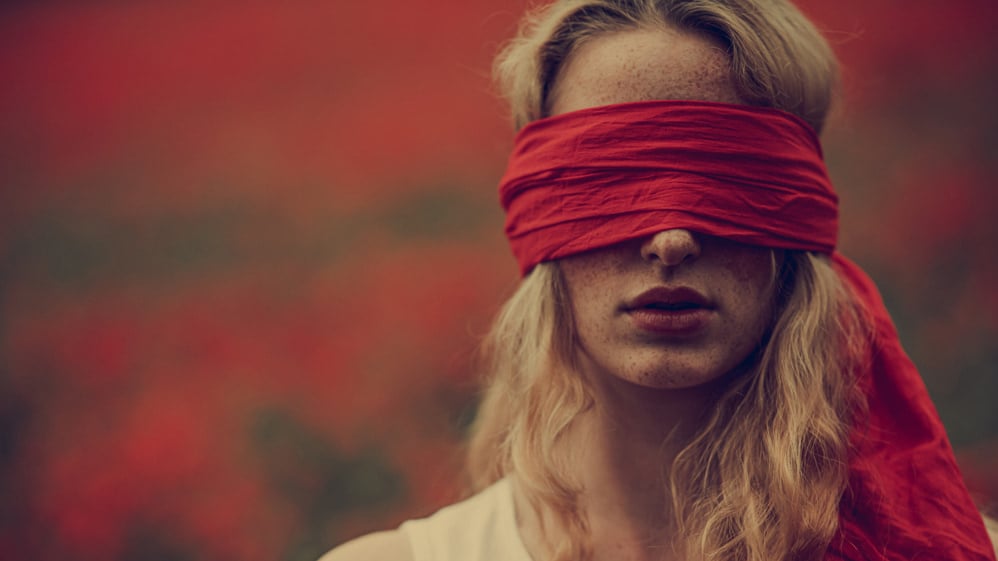 Acis sarkanas kā trusim – klāt konjunktivīts — Santa