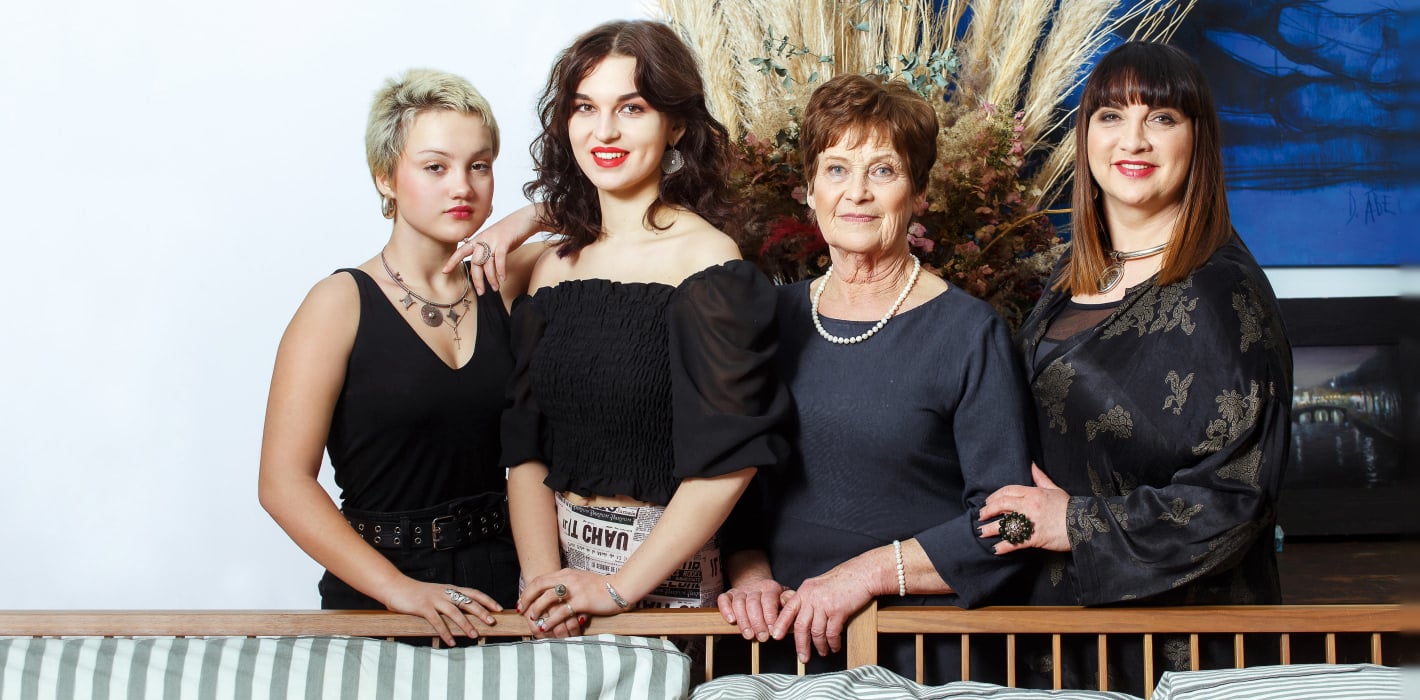 Baibas Sipenieces-Gavares meitas Grieta un Hermīne: Mums vienmēr jādomā ...