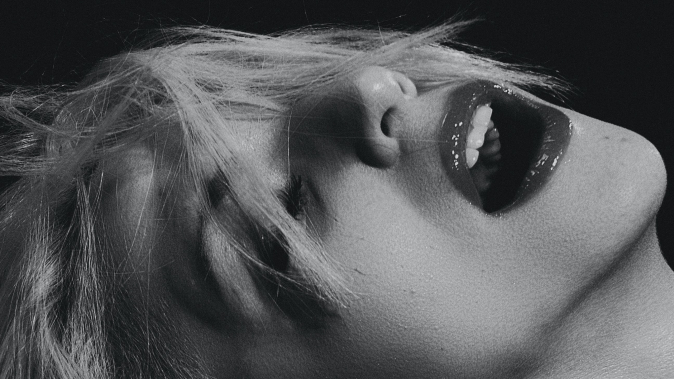 Lūdzu, neesi džentlmenis (18+) — Santa