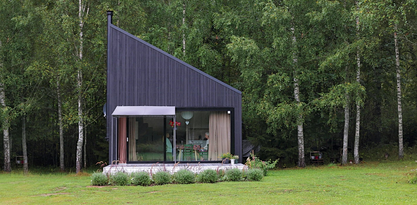 FOTO: «Jūtos kā tāds lācītis migā.» Zintas Uskales tiny house Sējas ...