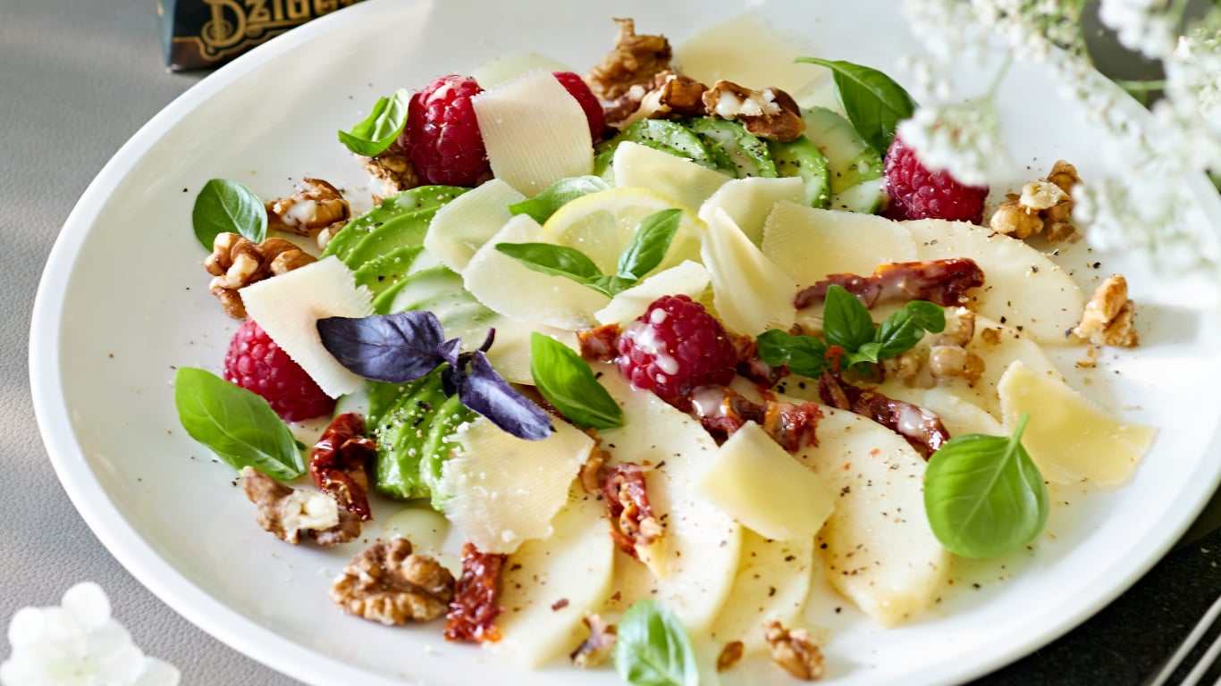 Avokado – bumbieru salāti ar sieru — Santa