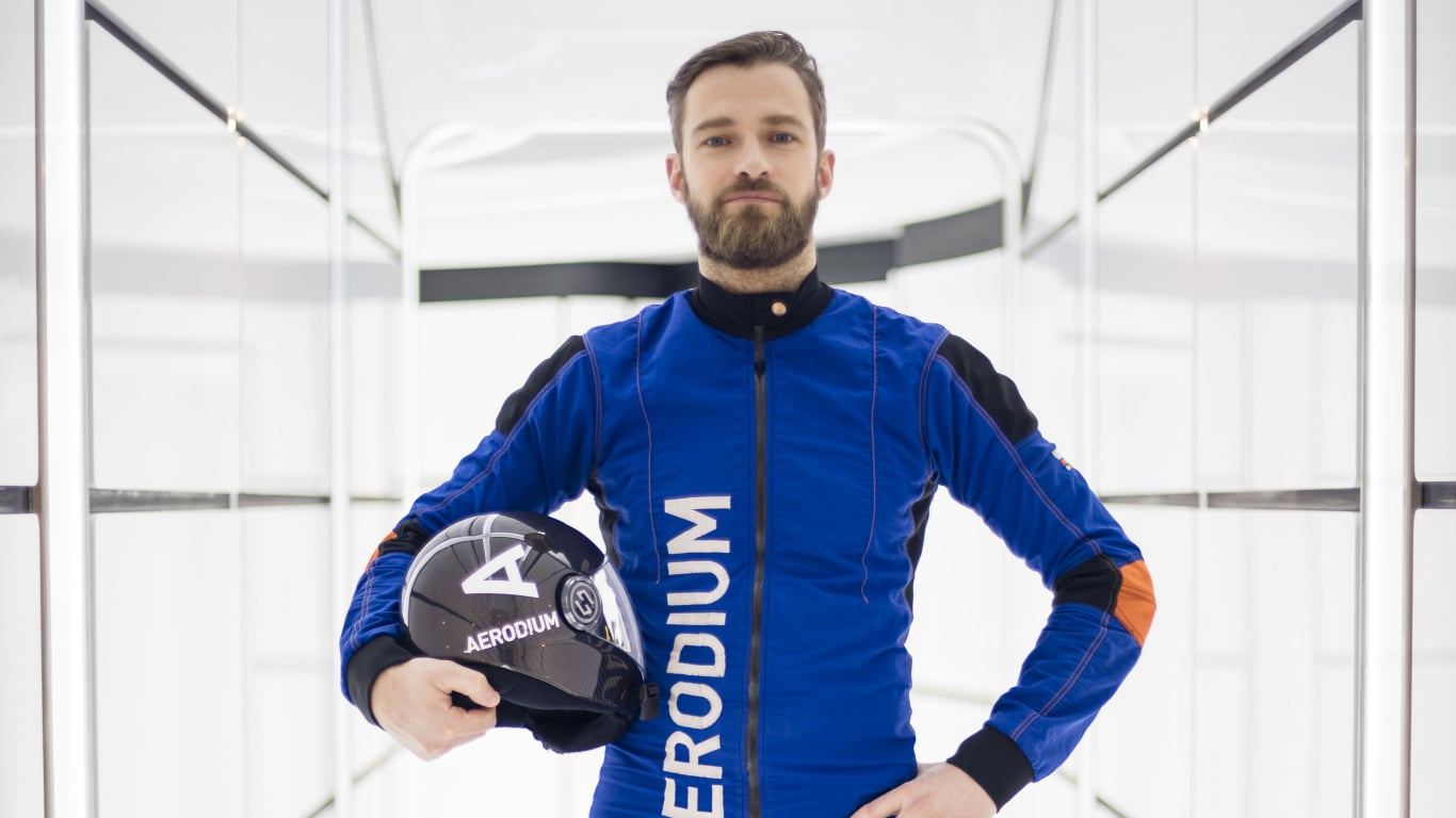 Izpletņlēcējs Reinis Rūtentāls par drosmi un azartu: Krist, lai lidotu ...