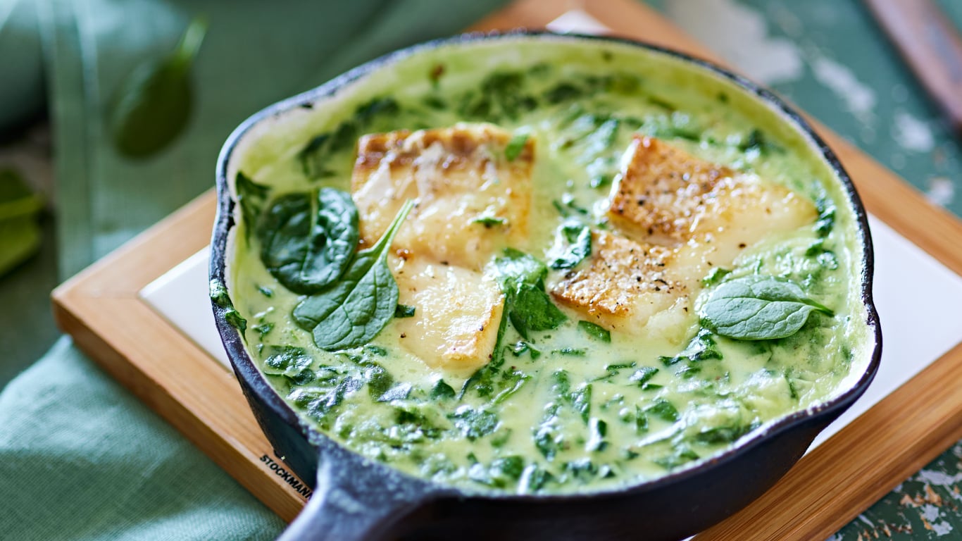 Cepta menca krēmīgā mērcē ar spinātiem — Santa