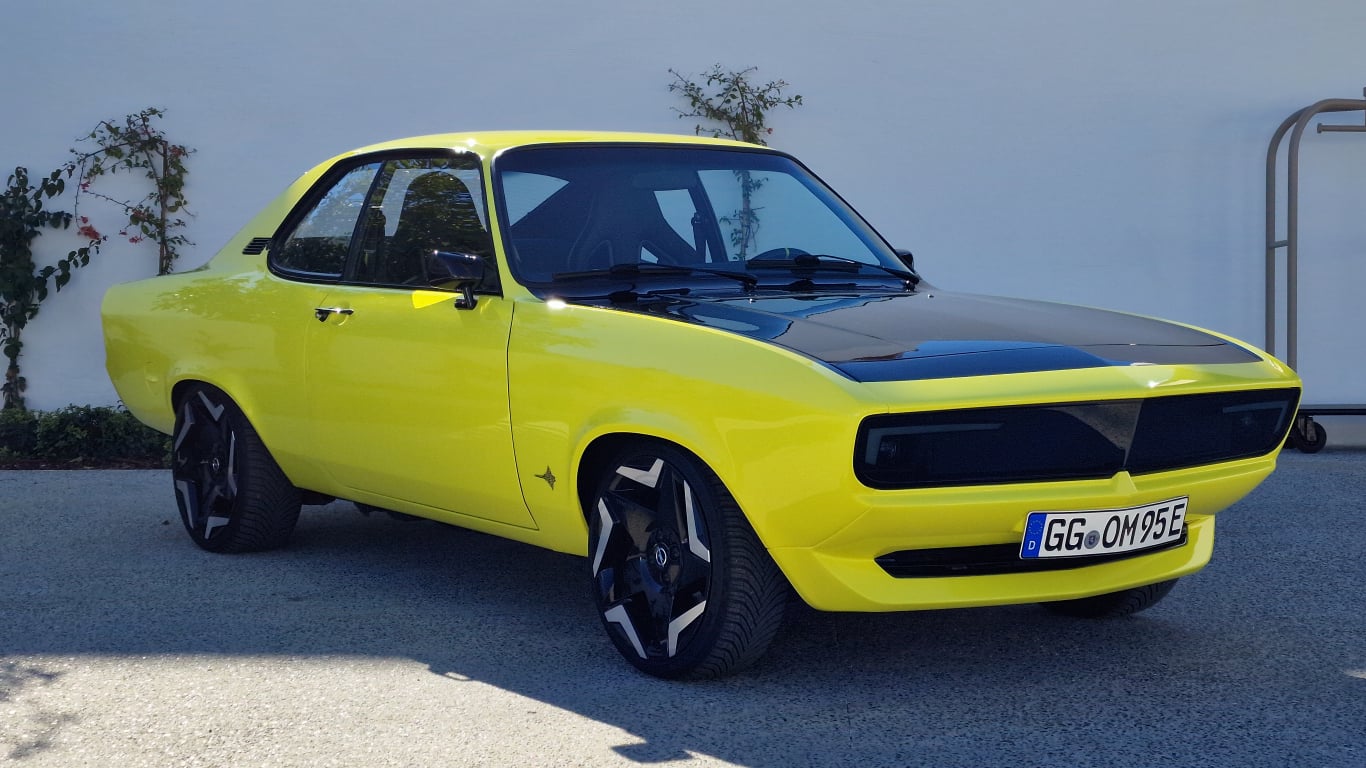 Spānijā testējam pasaulē vienīgo elektrisko «Opel Manta GSe ElektroMOD ...