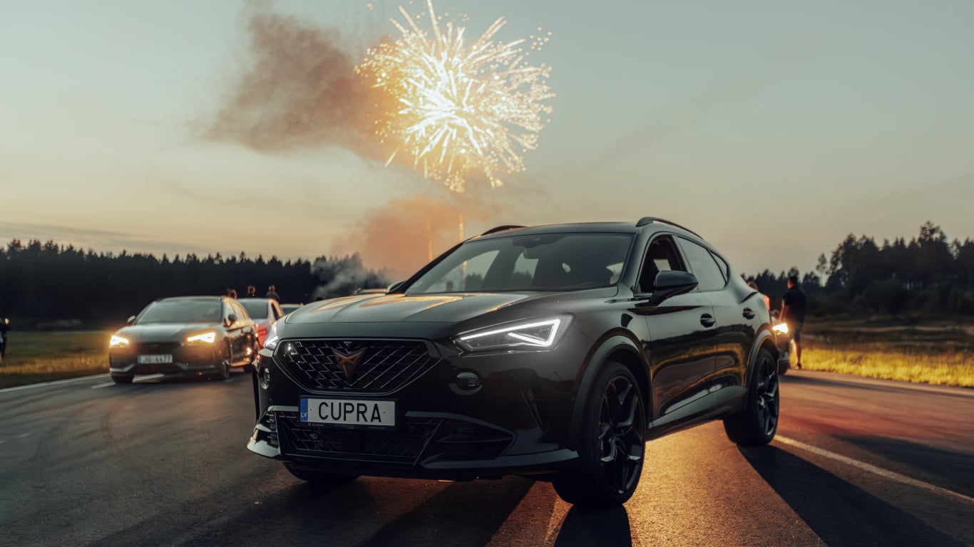 FOTO: «CUPRA Summit» 2023 vienuviet pulcē teju 750 «CUPRA» entuziastus ...