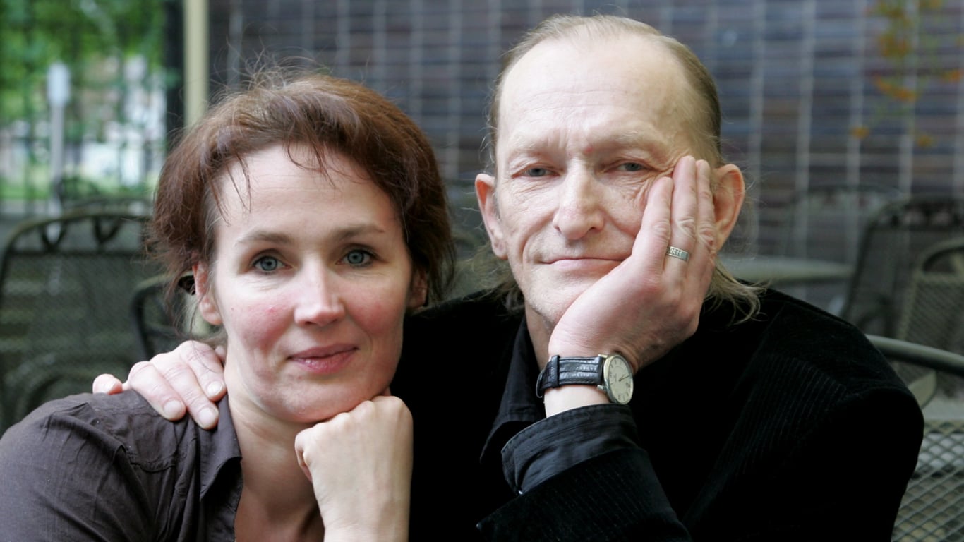 Jubilejā silti piemin mirušo režisoru Gruzdovu. Indra Roga atklāj viņu ...