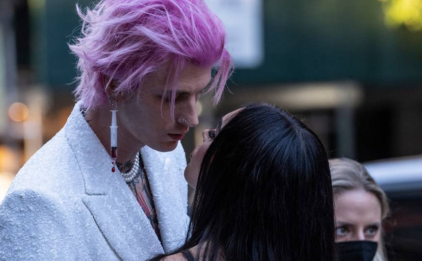 Izšķīries Holivudas ekscentriskākais pāris – Megana Foksa un Machine ...