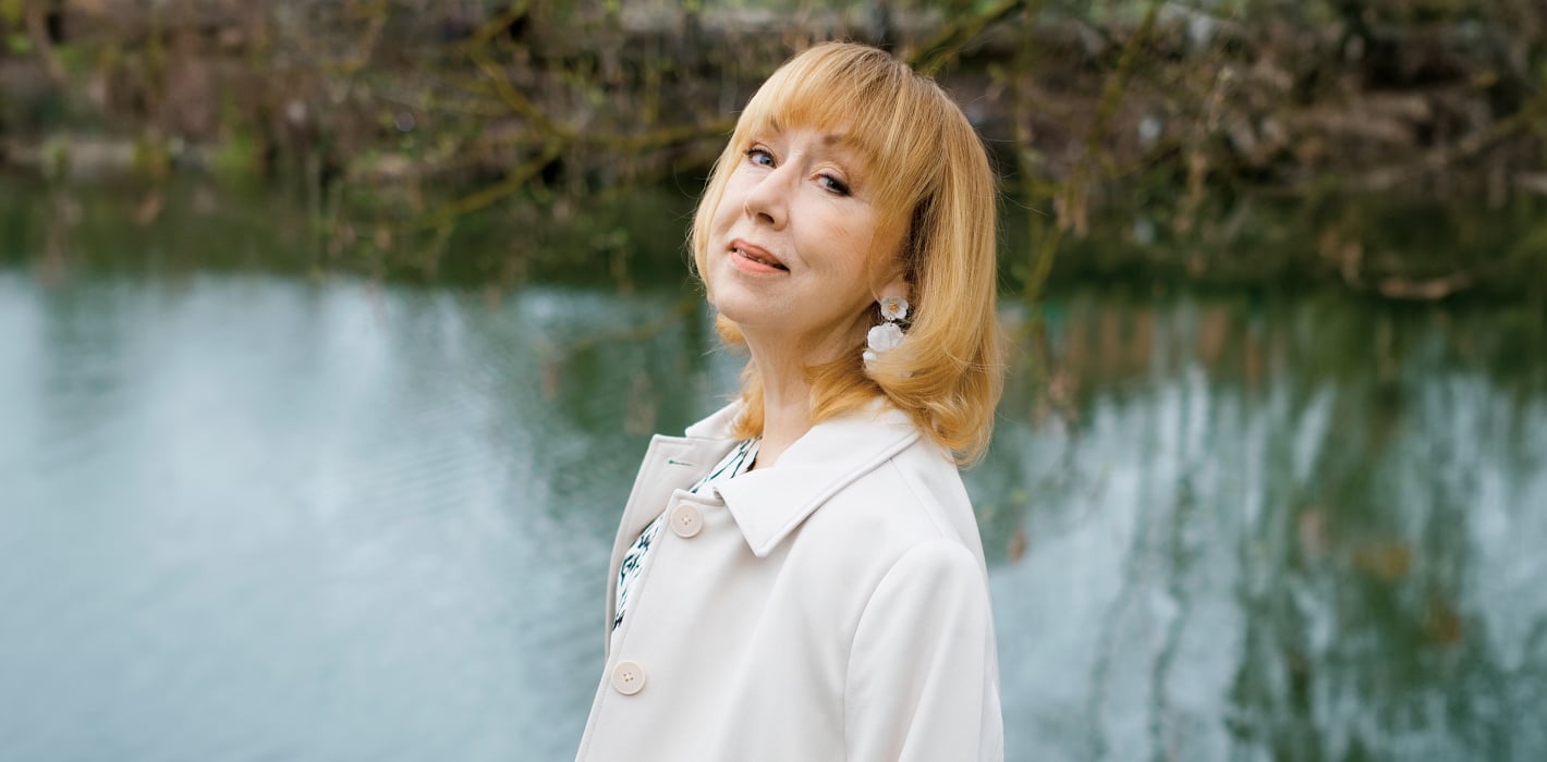 Ieva Akuratere: Ārēji izskatos maigi sievišķīga, bet, lai dziedātu ...