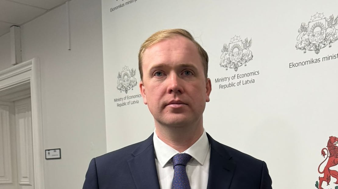 Valainis aizgājis uz lielveikalu un ir pārsteigts par piena cenām. Ko viņam saka pircēji? — Santa