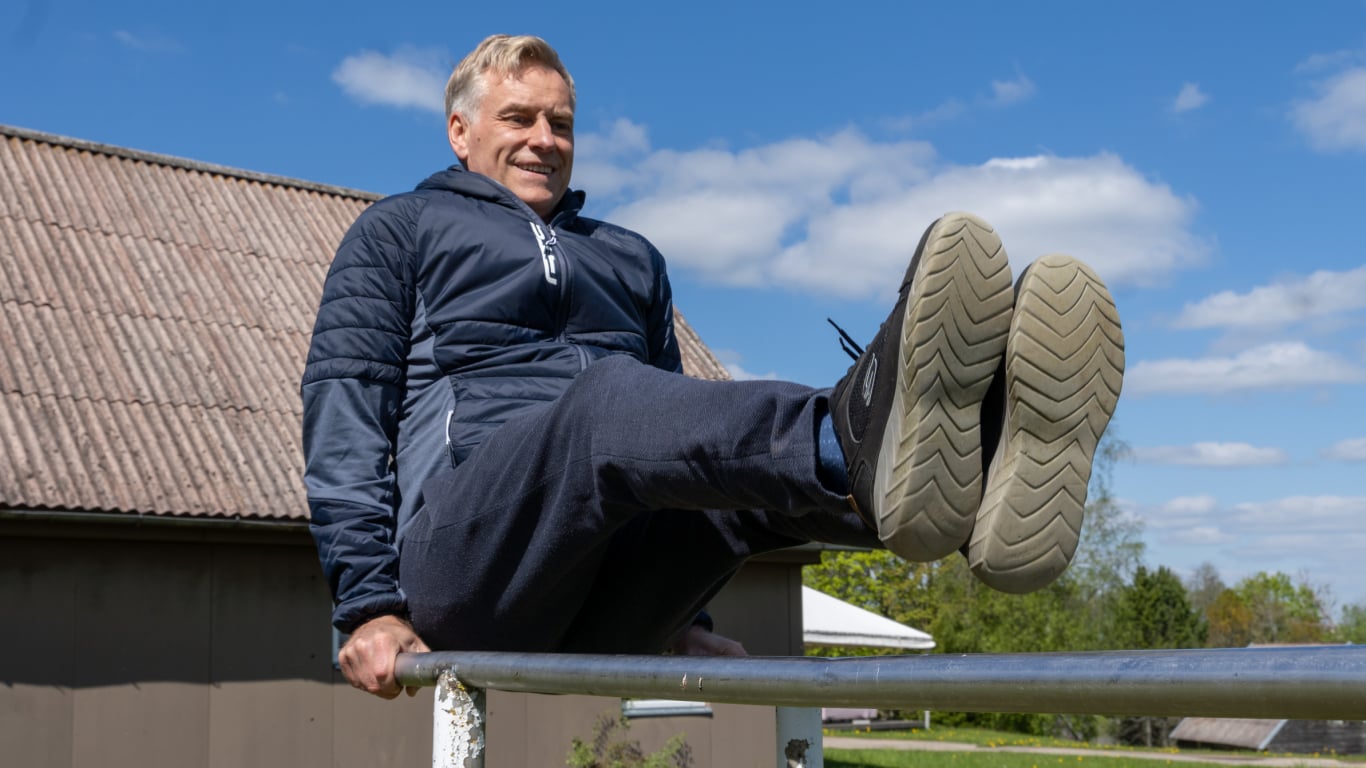 FOTO: Kā tagad laukos dzīvo eksministrs Māris Gulbis. Glābj krupjus un ...