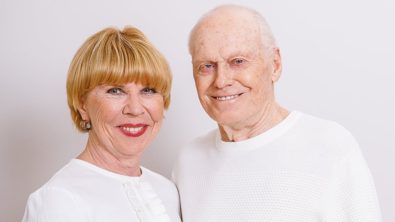 Ekspremjers Valdis Birkavs nosvin 82. dzimšanas dienu. Viņa ikdiena ...