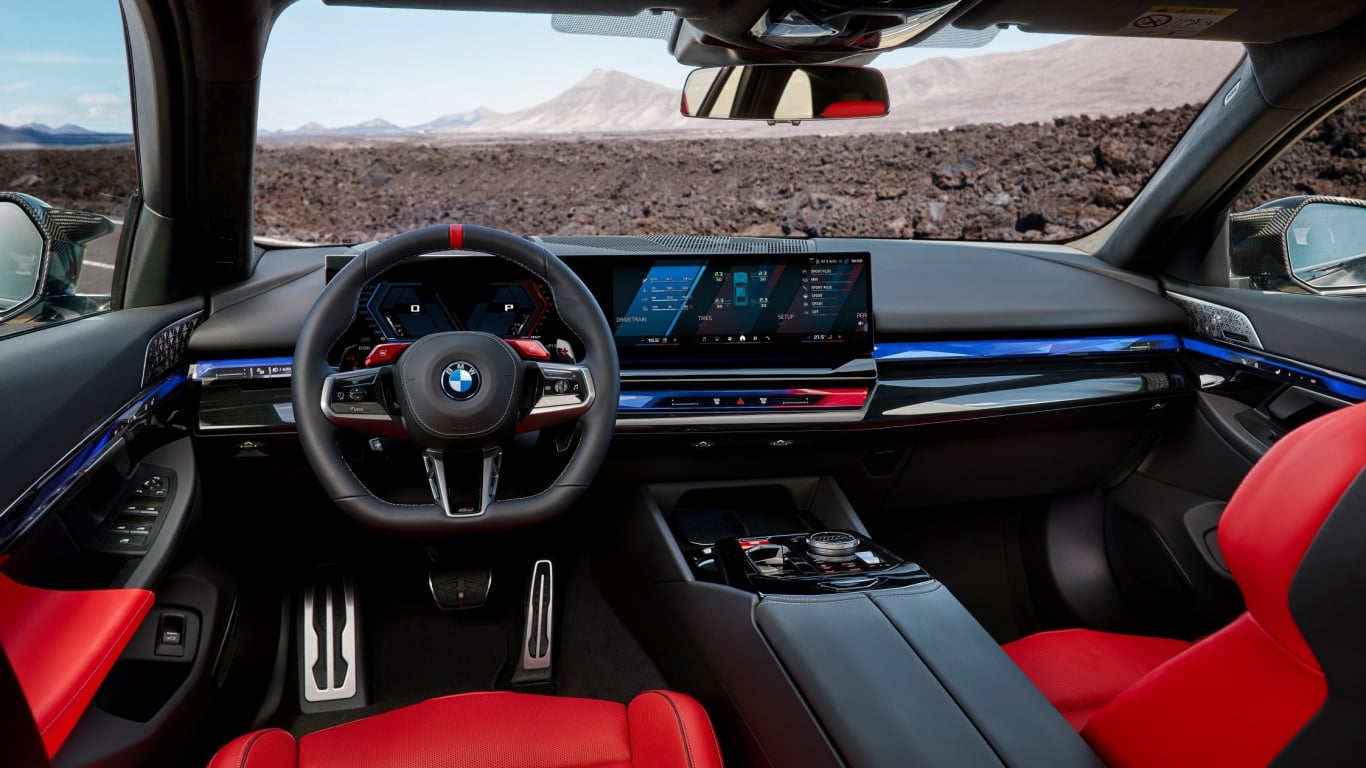 150 000 eiro un 585 ZS ģimenes universālis – BMW M5 Touring