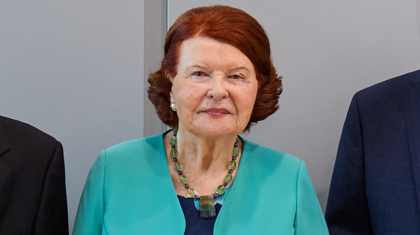 Eksprezidente Vīķe-Freiberga piedzīvojusi operāciju. Tās dēļ pat pajuka ...