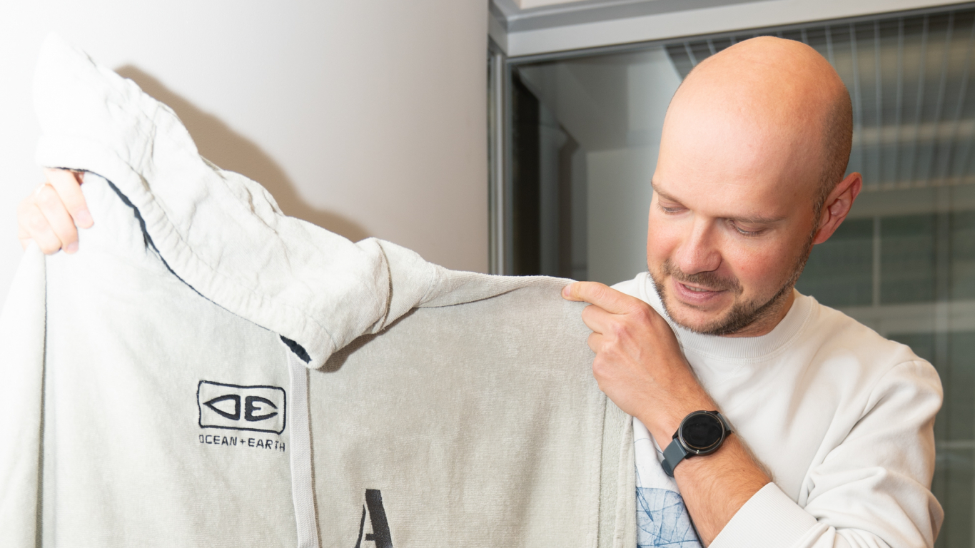 FOTO: Tā nav kleita, tas ir neaizstājams apģērbs! «Borowa MC» solists ...