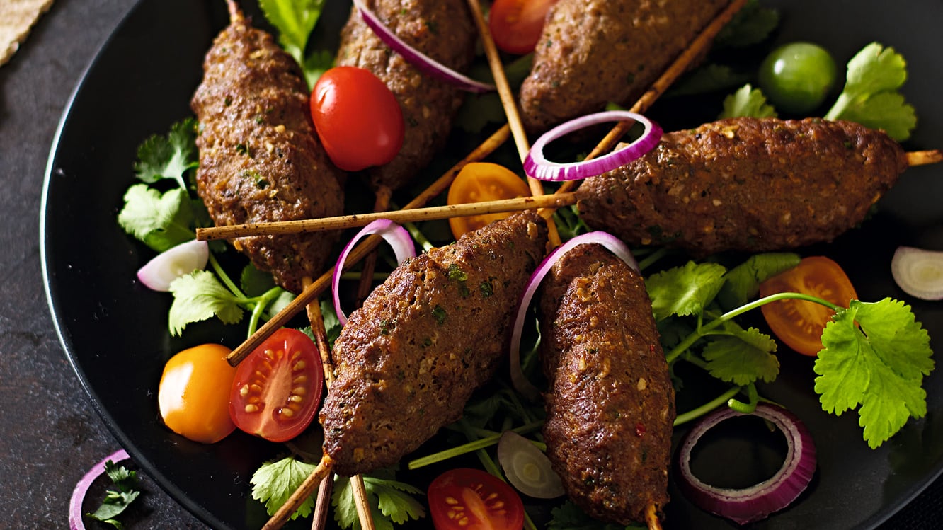 Ļuļa kebabs. Var cept gan uz pannas, gan cepeškrāsnī — Santa