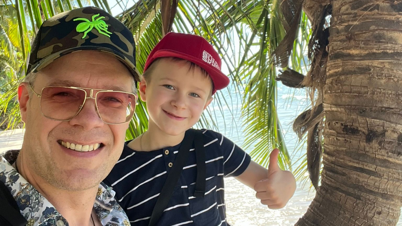 FOTO: Zatlers siltumu smeļas Taizemē: Iestigu arī džungļos ar indīgiem ...