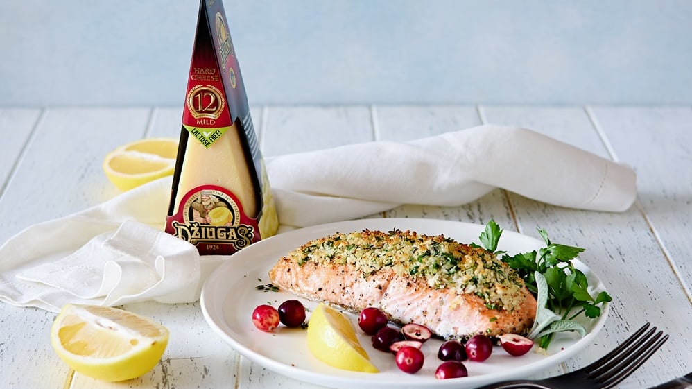 Cepta zivs fileja ar siera un citrona garozu — Santa