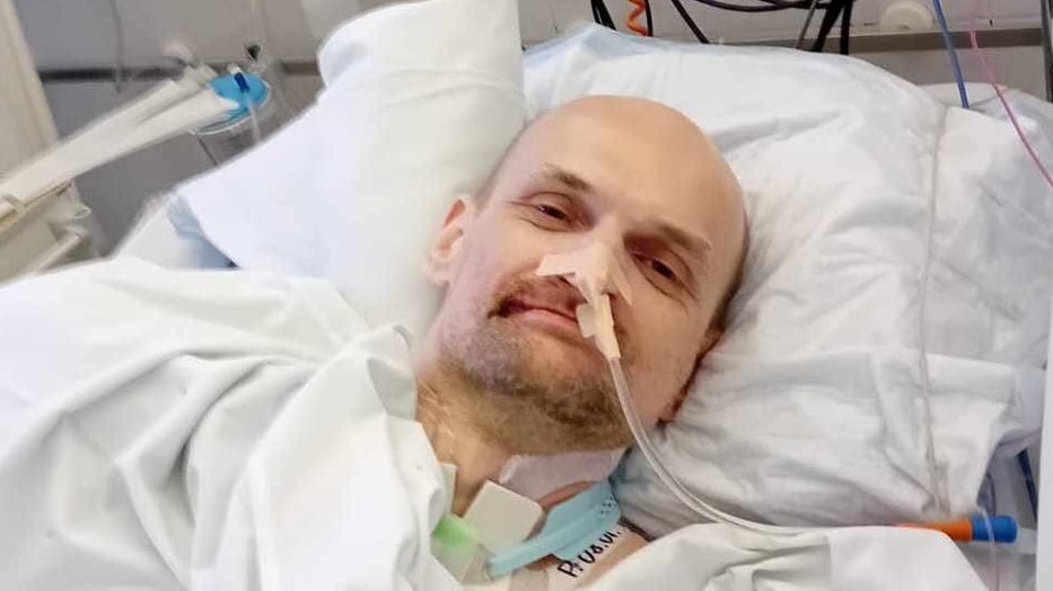 Reanimācijā nonācis dzejnieks Reinis Runcis: Lūdzu, nepametiet mani ...