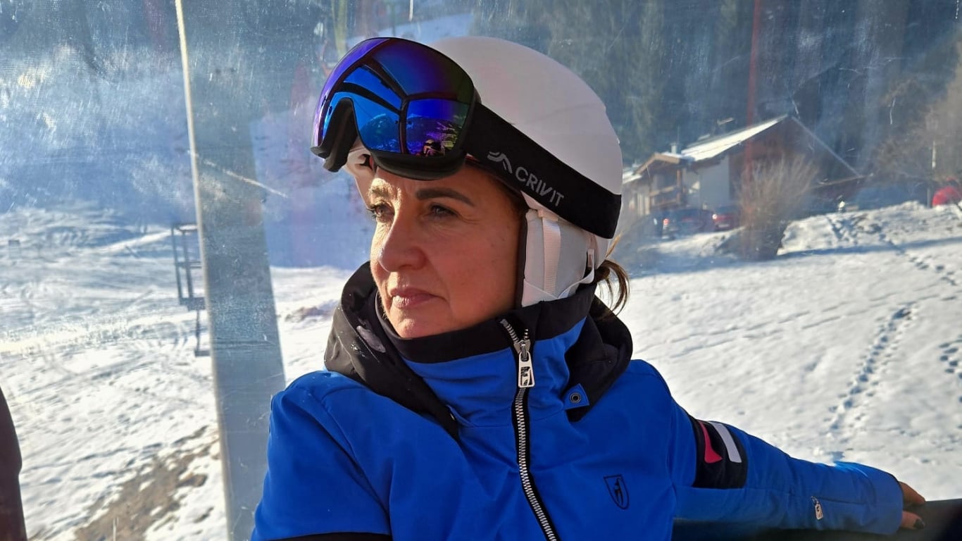 FOTO: Sipeniece 55. jubileju nosvin uz kalna Austrijā — Santa