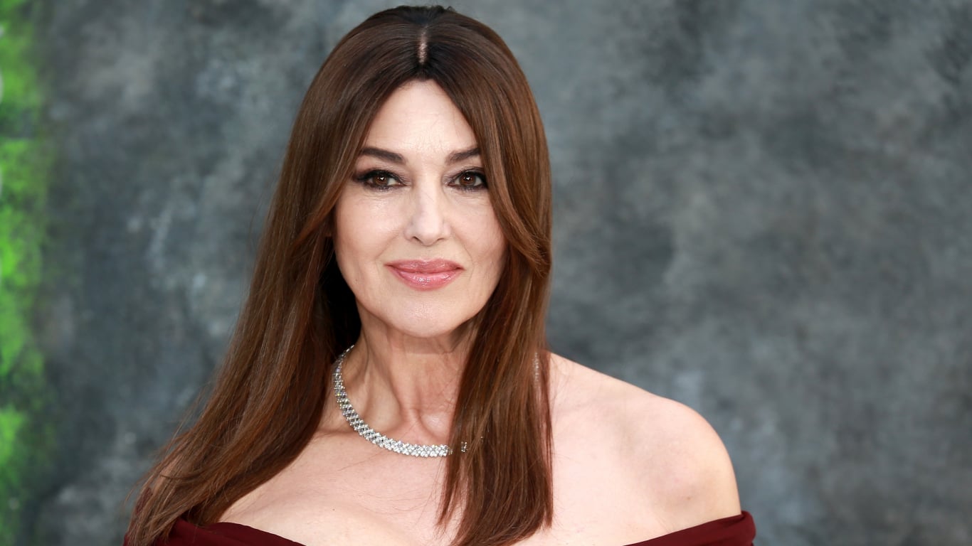 FOTO: Itāļu kinodīva Monika Beluči pēkšņi mainījusi matu krāsu! Fani ir ...