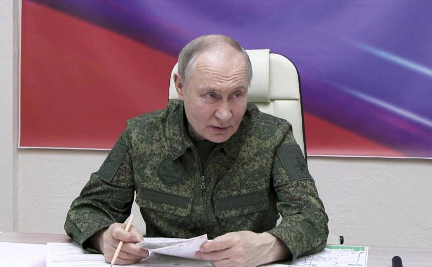 Kremlis Ķīnā parāda bijušā Ukrainas prezidenta video. Kara institūts ...