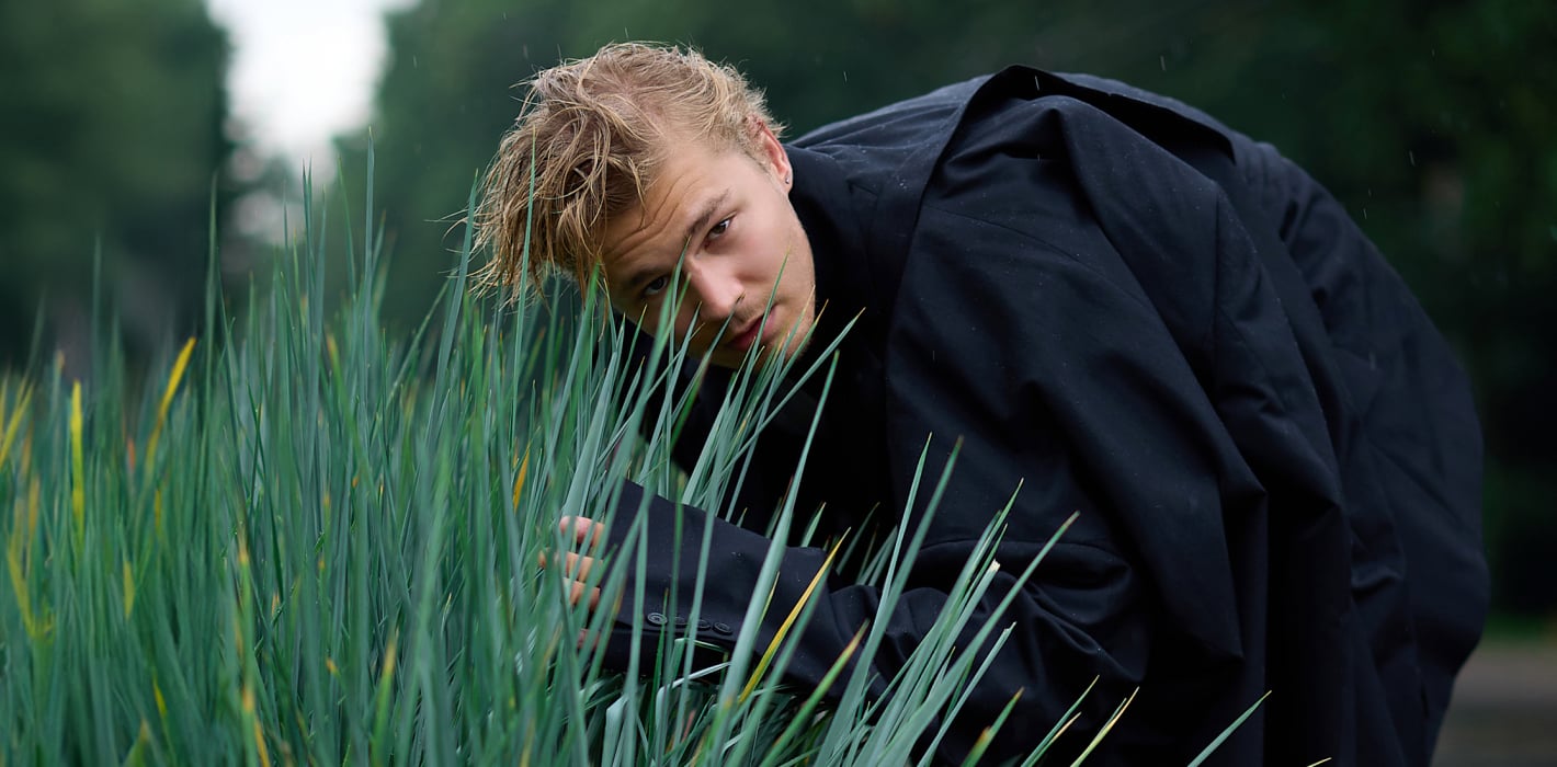 JRT aktieris Toms Harjo atklāti par bērnību reliģiskā sektā: Es tiku ...