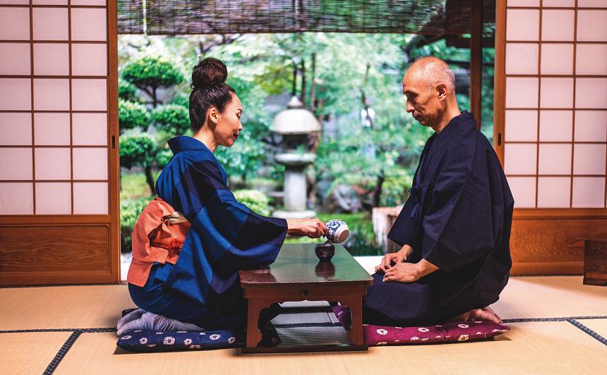 Samuraju degviela un mūku miers. Kādēļ pasaule joprojām jūk prātā ...